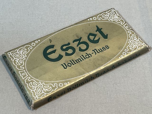 Bunker Militaria: Original WWII German Eszet Vollmilch-Nuss Chocolate ...