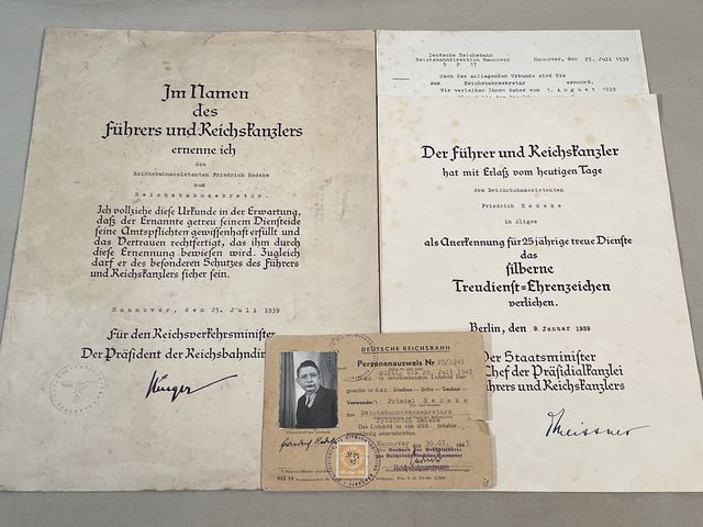 Bunker Militaria: Original Nazi Era German Railway Man's Documents Grouping