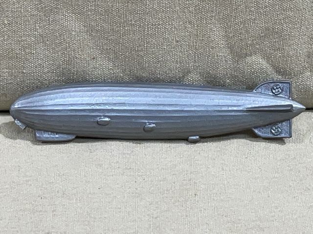 Bunker Militaria: Original Nazi Era German Plastic Tinnie, Zeppelin