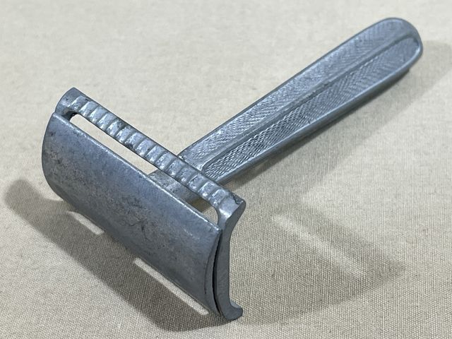 Bunker Militaria: Original WWII Era German Metal Safety Razor