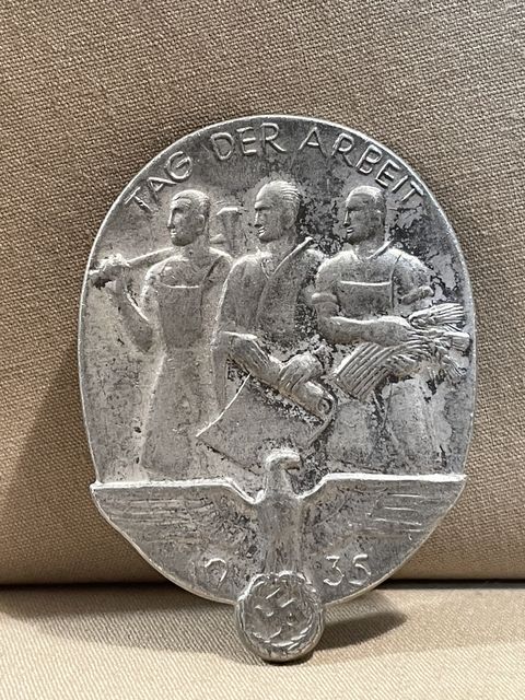 Bunker Militaria: Original Nazi Era German Metal Tinnie, TAG DER ARBEIT ...